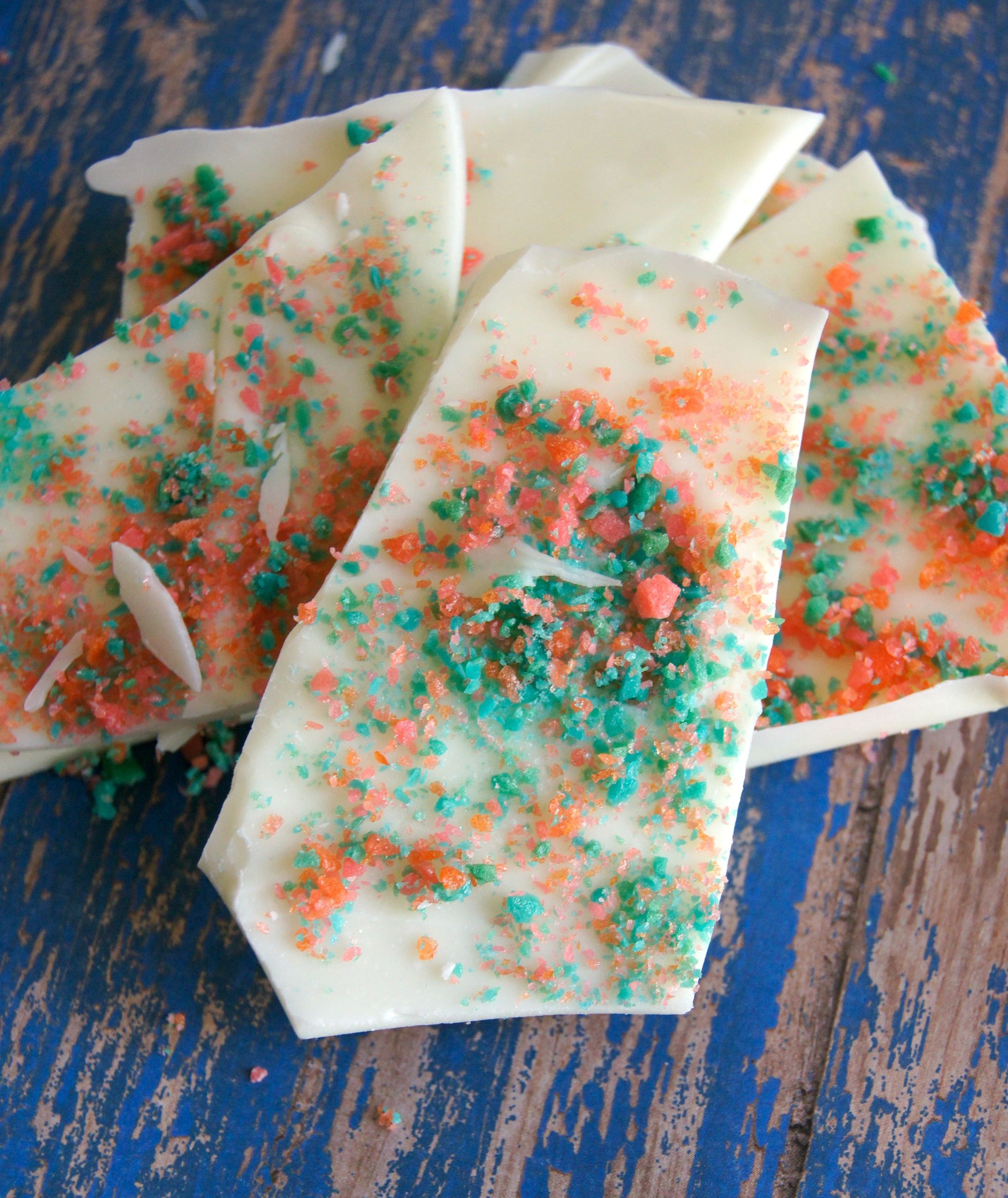 Easy 4th of July Fireworks Candy Bark Recipe - {Not Quite} Susie Homemaker