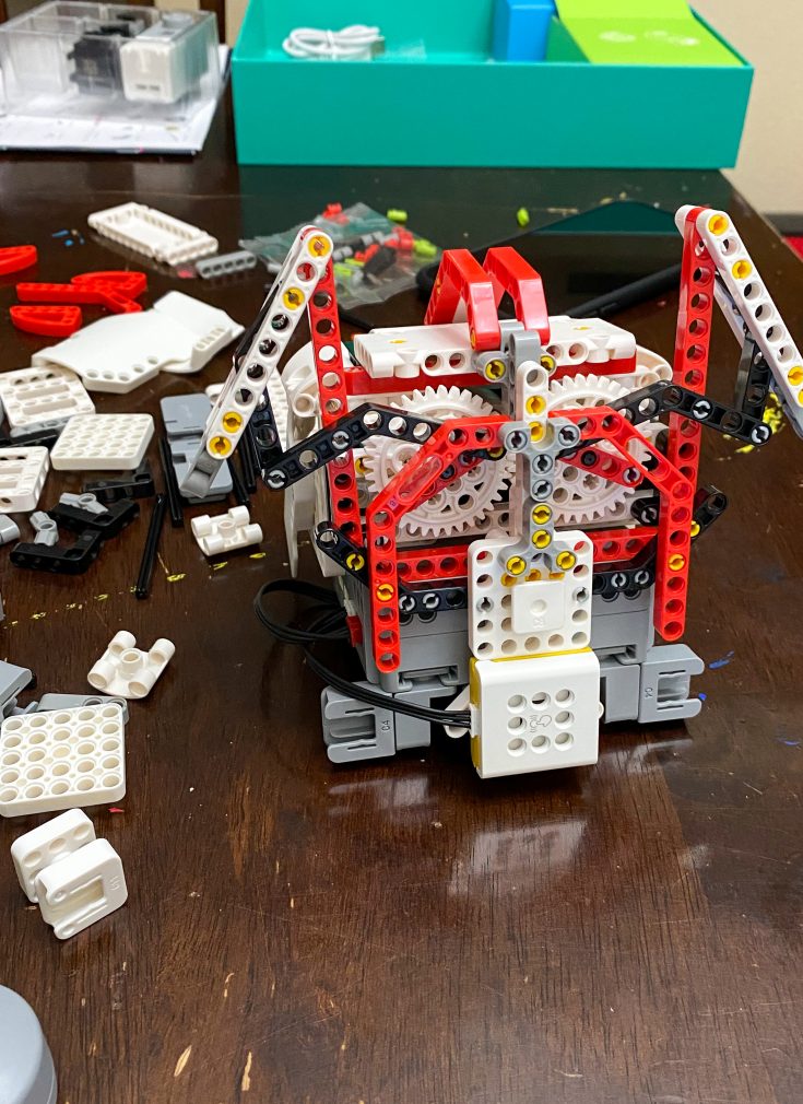 Bringing a Dragon to Life with JIMU Robot - {Not Quite} Susie Homemaker