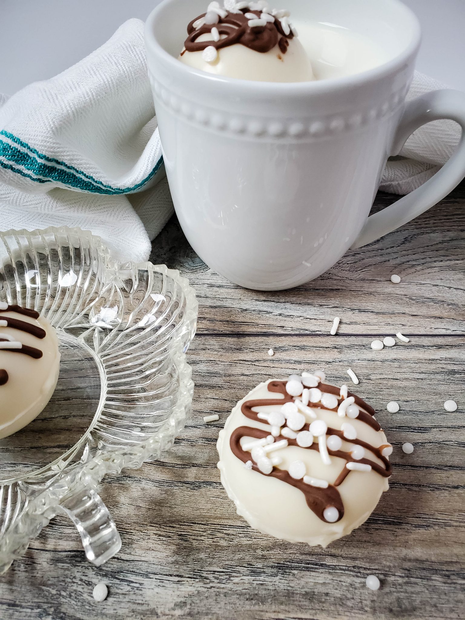 White Chocolate Caramel Cappuccino Bombs | DIY Coffee Bombs - {Not ...