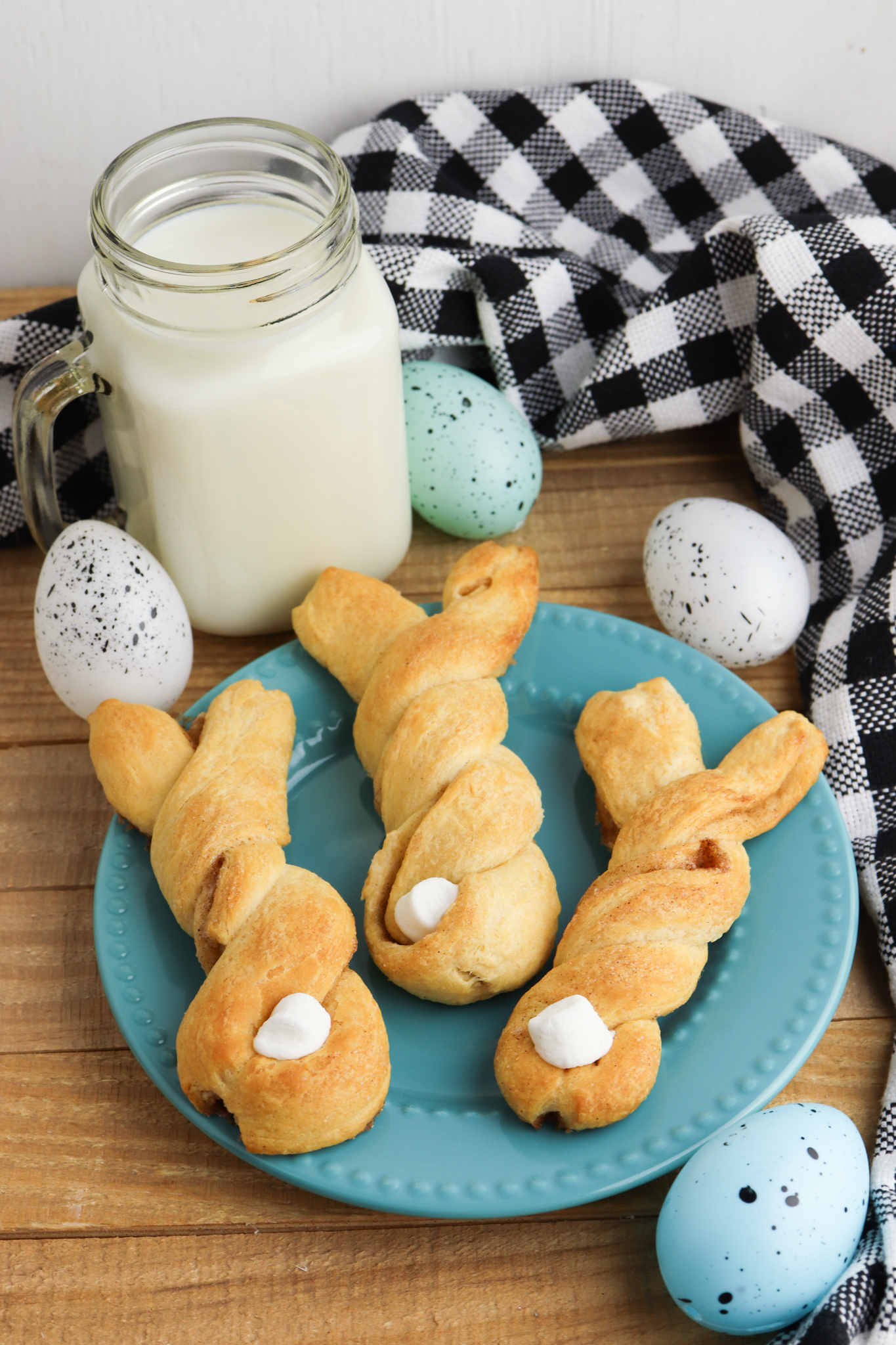 Easter Bunny Crescent Rolls | Cinnamon Sugar Twists - {Not Quite} Susie ...